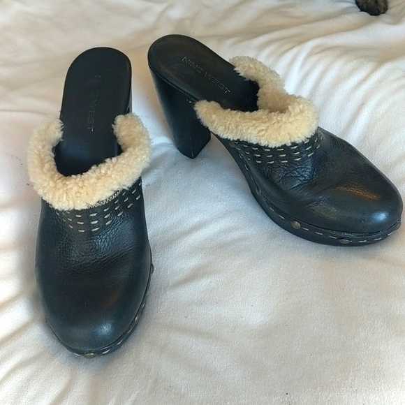 Nine West | Shoes | Black Leather Heeled Clogs With Ivory Fur And ...